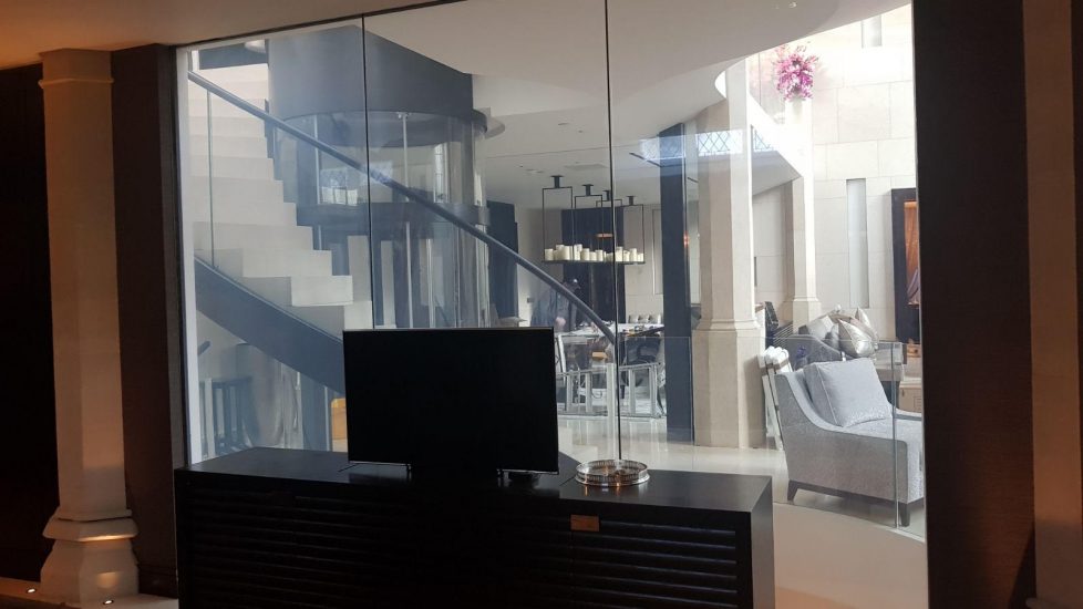 Smart Glass & Futuristic Hotel Design | Intelligent Glass