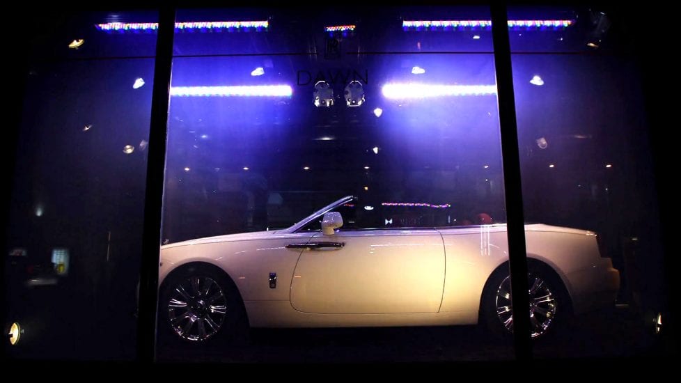 Creating Memorable Displays with Switchable Glass | Intelligent Glass